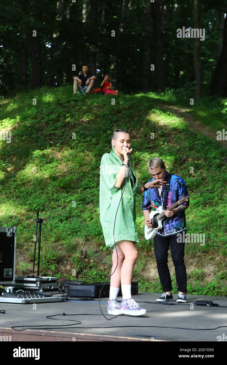 Konzert von Antonina und Band in Zgorzelec am 20.06.2021 Stock Photo ...