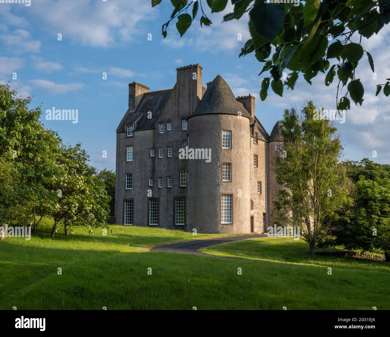 Scottish baronial mansion hi-res stock photography and images - Alamy