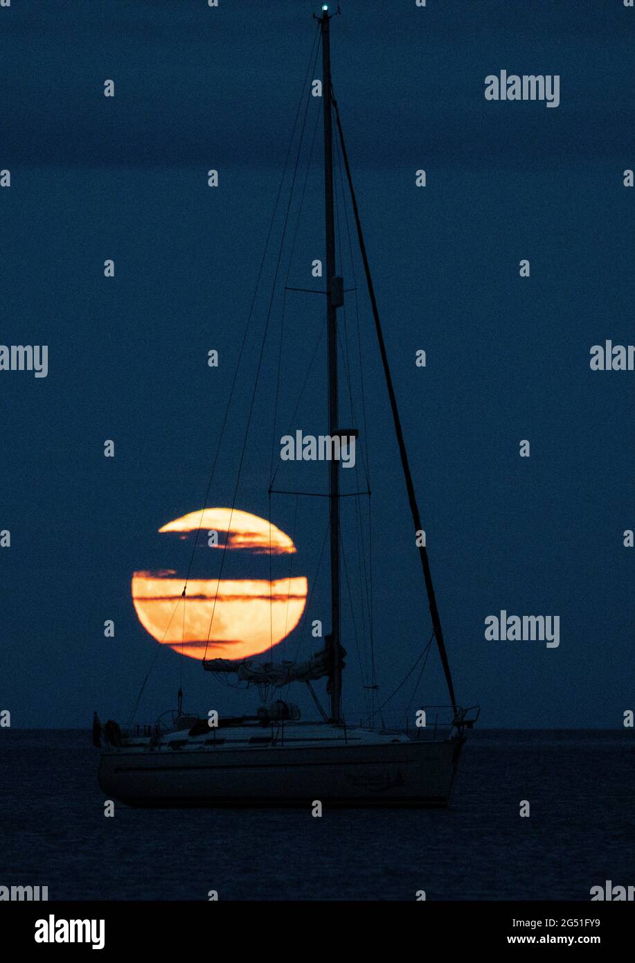 Cawsand Bay, Cornwall, UK. UK Weather: 24th June 2021. The Strawberry ...