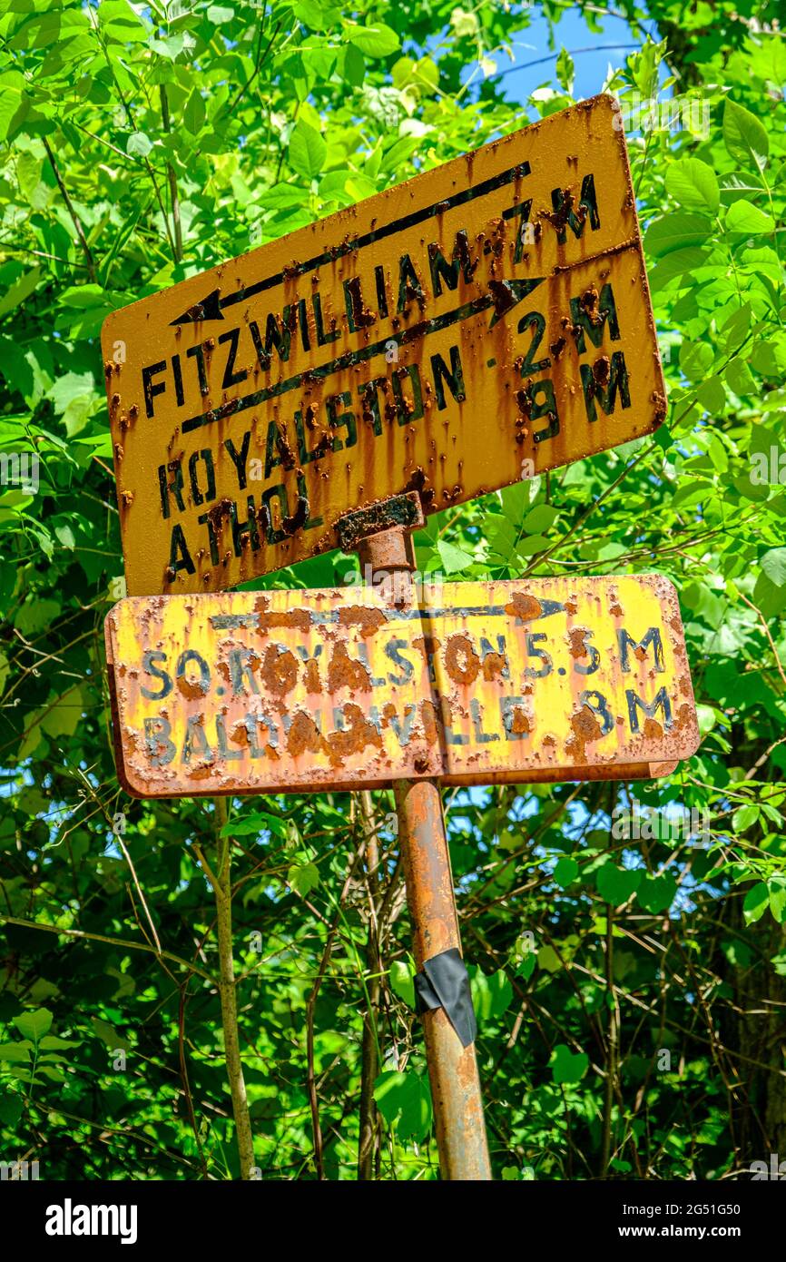 Old road with sign hi-res stock photography and images - Alamy