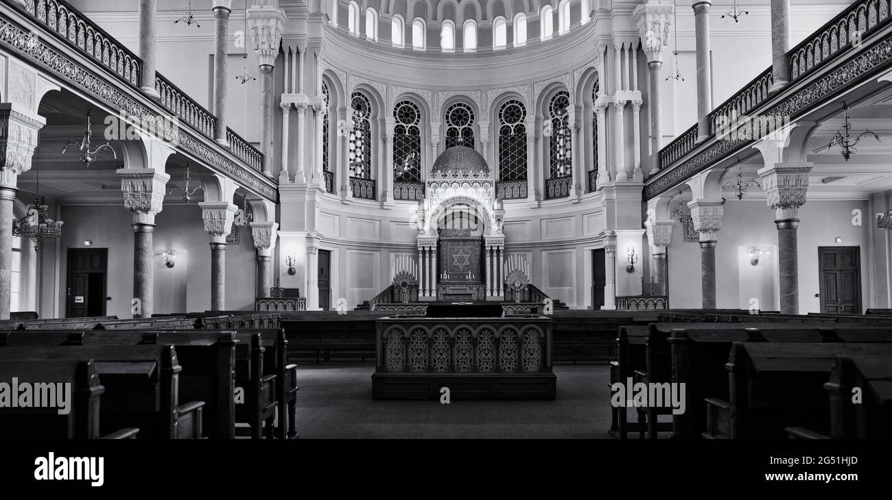 Worship synagogue hi-res stock photography and images - Alamy