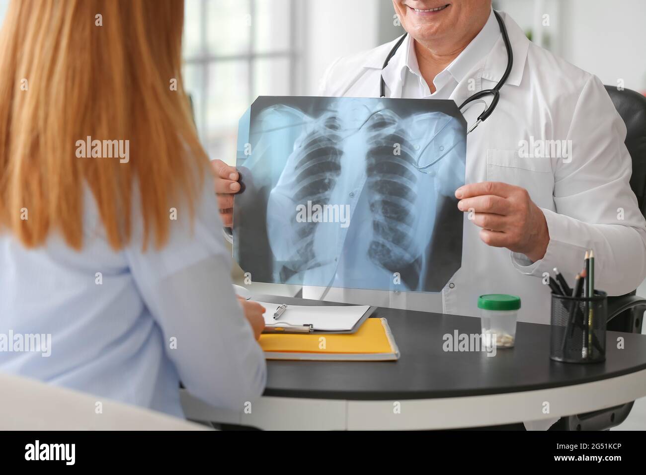 Patient visiting pulmonologist in clinic Stock Photo - Alamy
