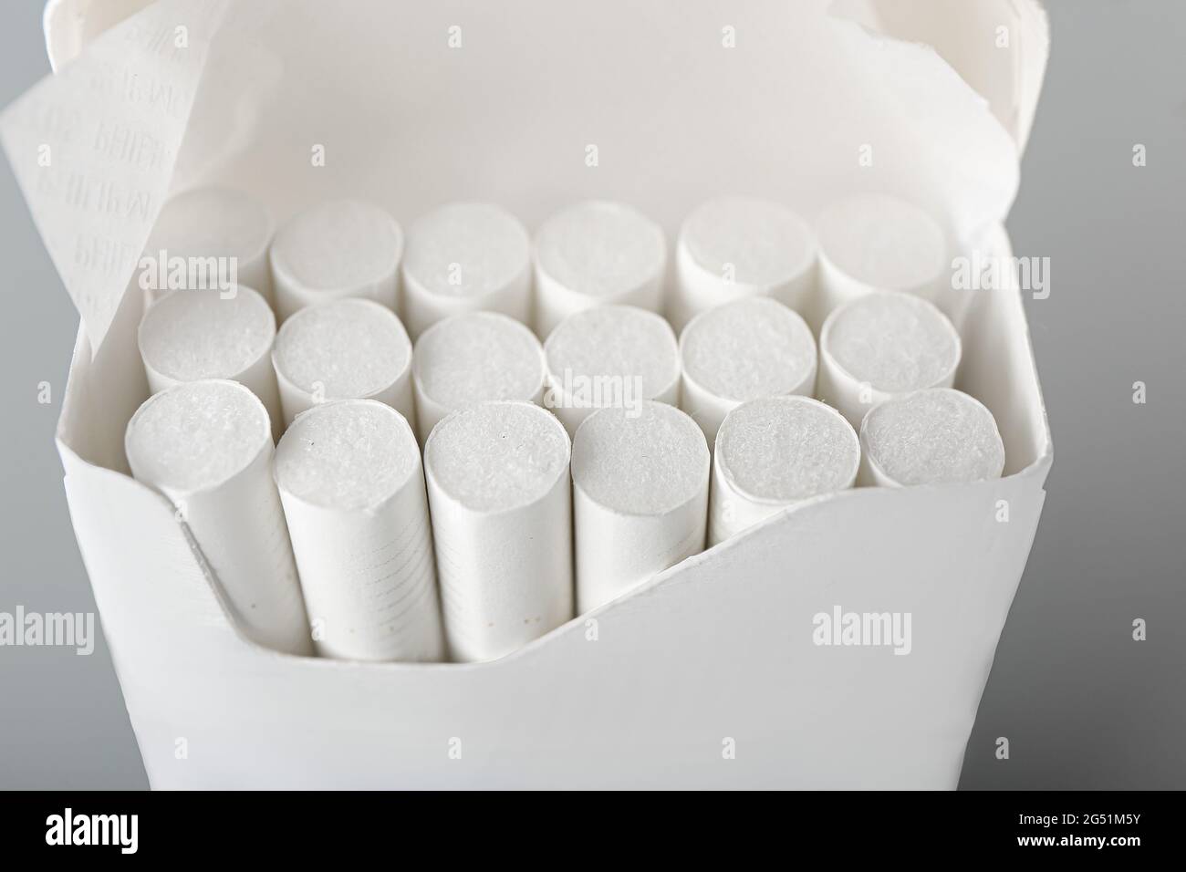 Cigarette pack box top view hi-res stock photography and images - Alamy