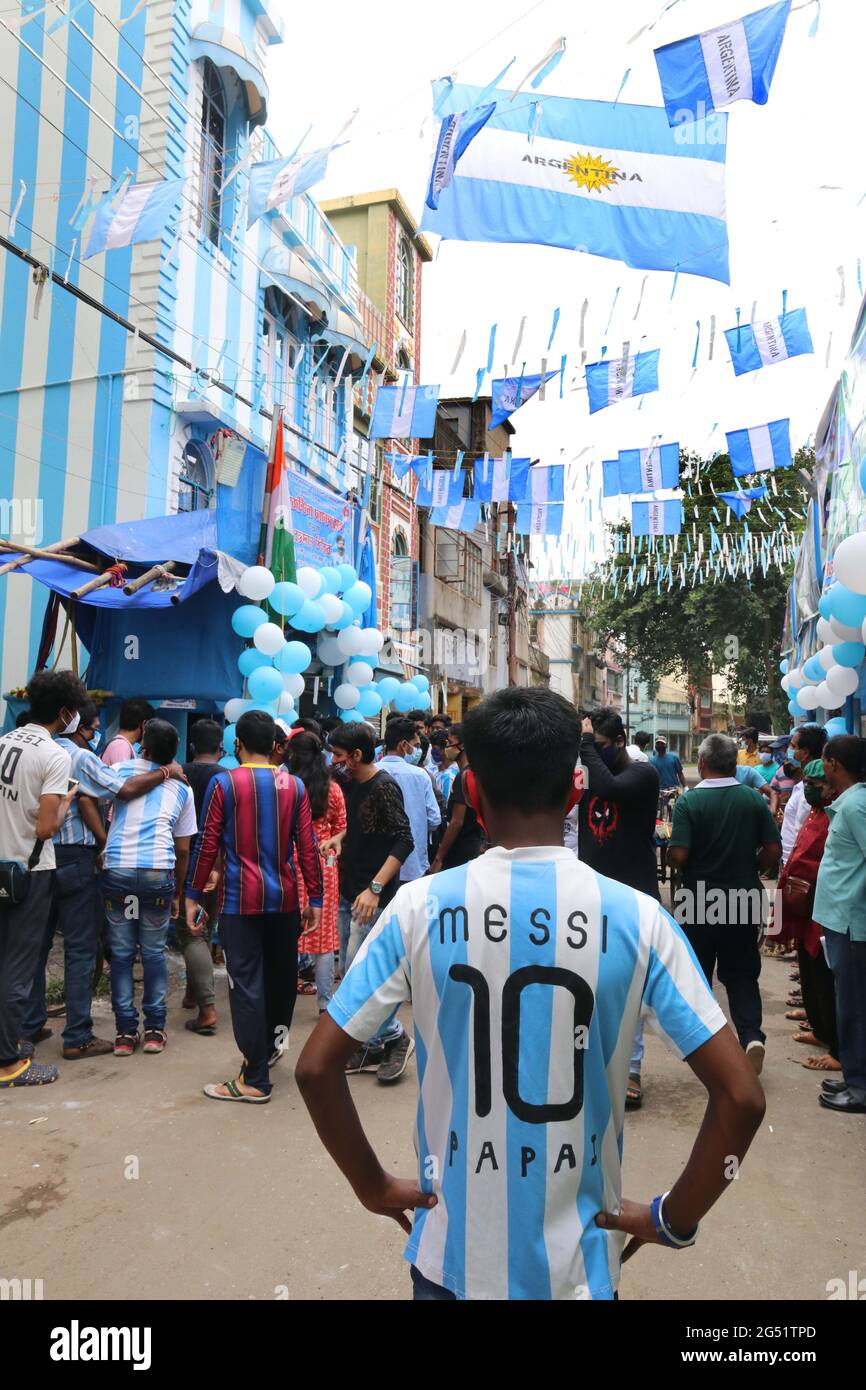 Kolkata, India. 24th June, 2021. Indian fans of Argentina and Lionel ...
