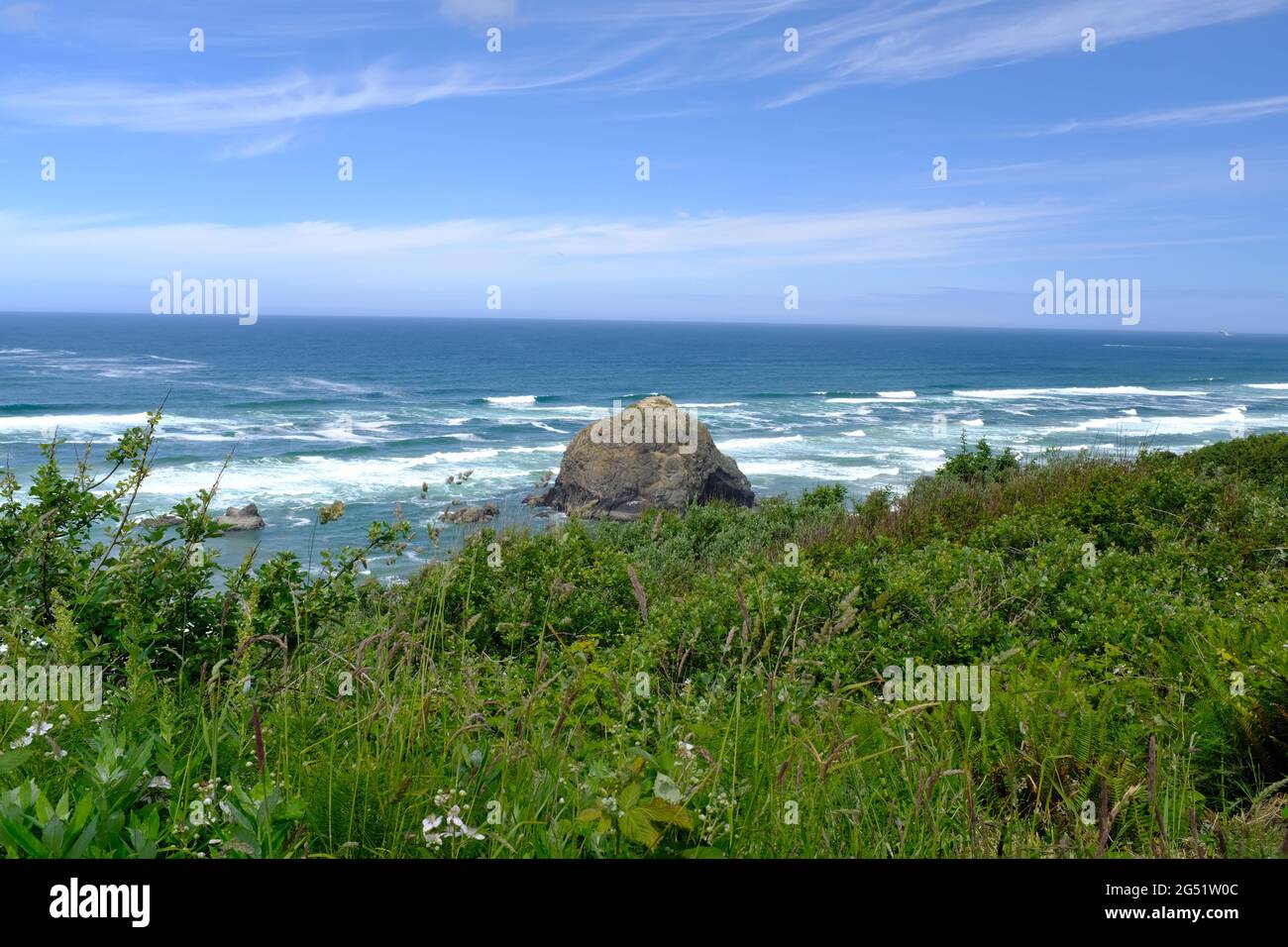 Rock Outcropping on the Oregon Coast near Cannon Beach Stock Photo - Alamy