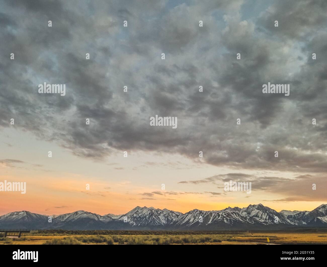 Dramatic Sunset sky in the Sierra Nevada Mountains Stock Photo - Alamy