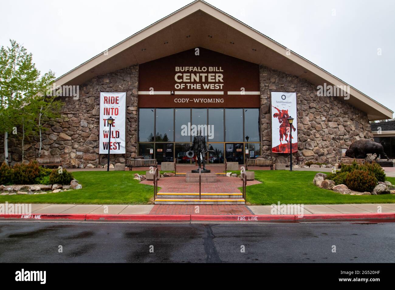 Buffalo bill center west statue hi-res stock photography and images - Alamy