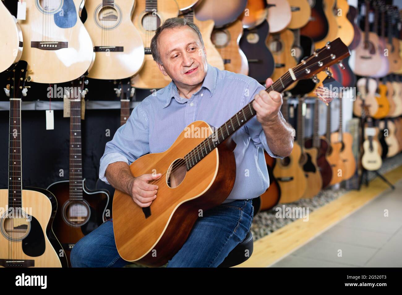 American instrumental rock guitarist hi-res stock photography and ...