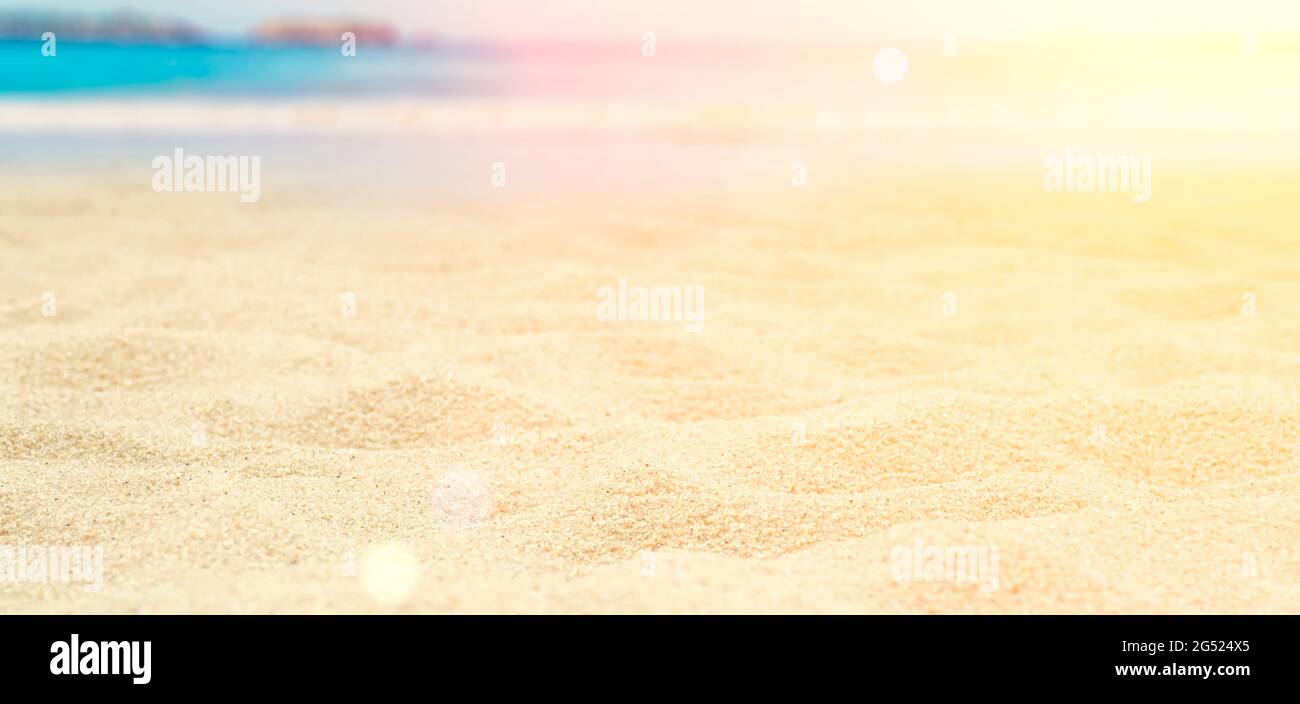Beach banner background. Blurred sunny beach with sand and sea ...