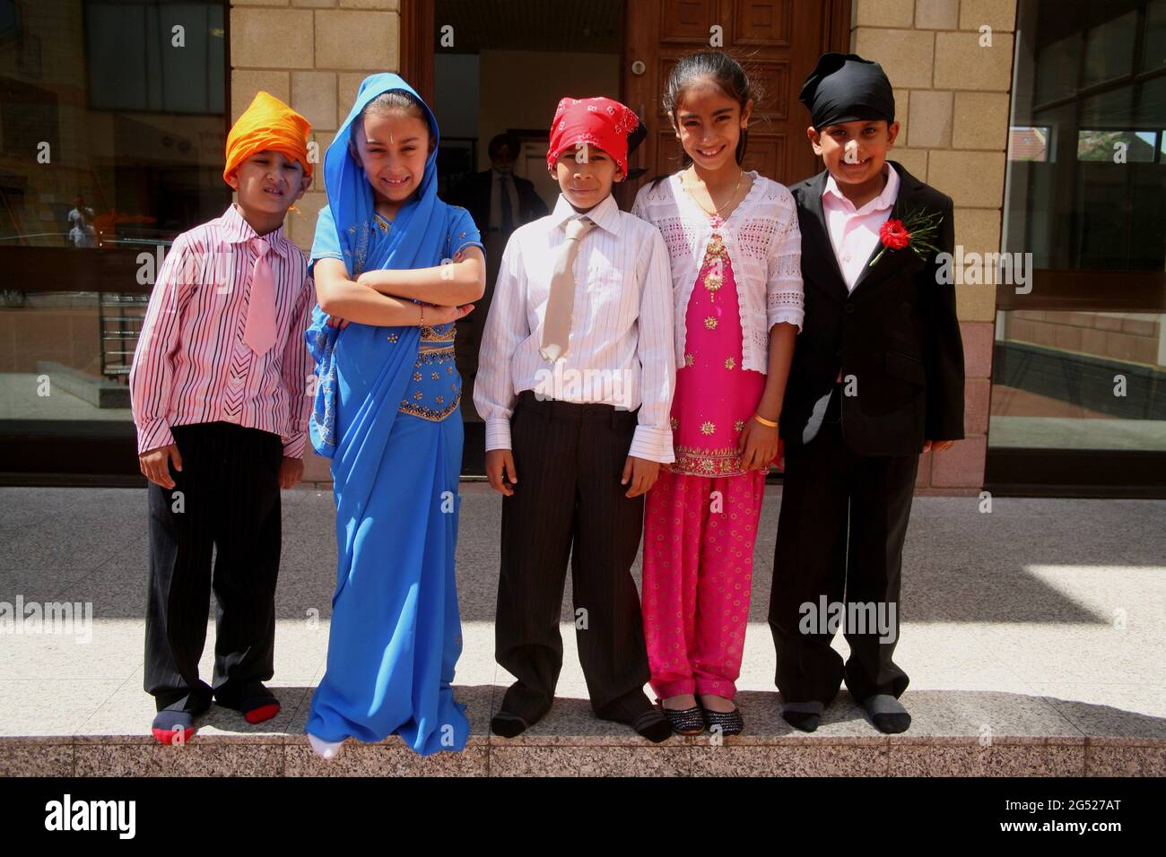 Sikh wedding children hi-res stock photography and images - Alamy