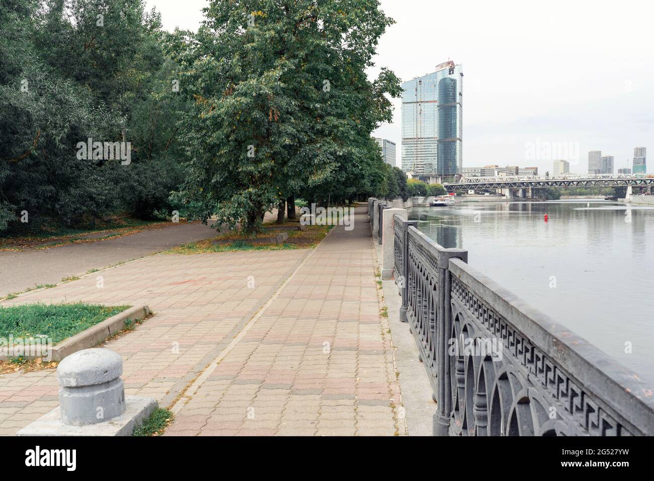 Urban landscape river modern hi-res stock photography and images - Alamy