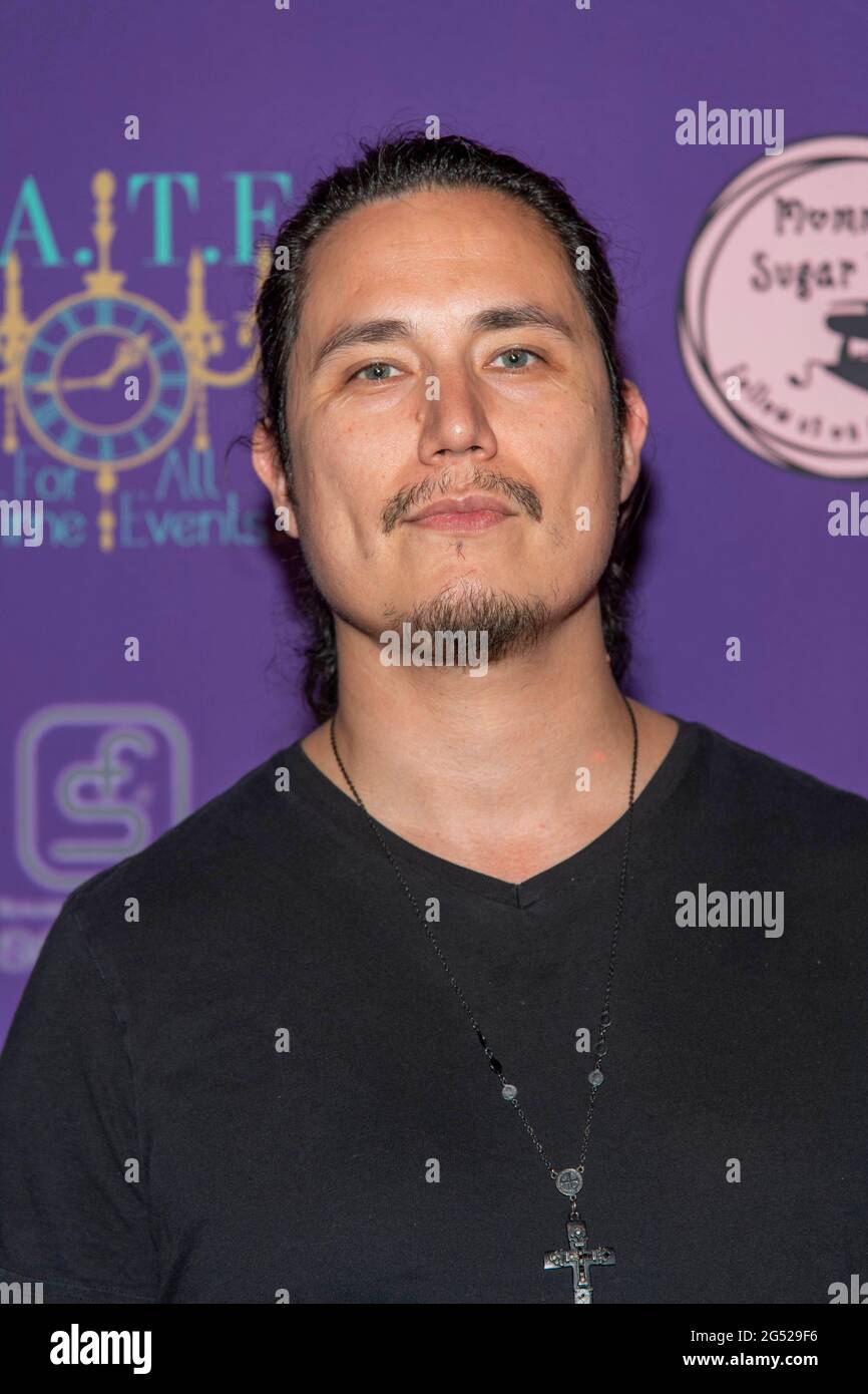 Gladue hi-res stock photography and images - Alamy