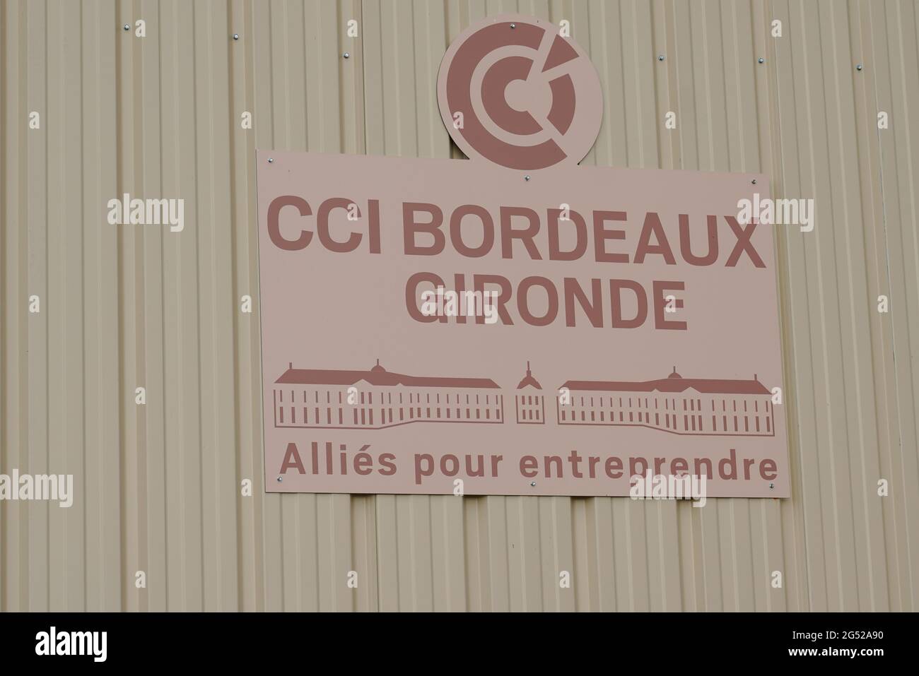 Bordeaux , Aquitaine France - 02 05 2021 : Chambre de Commerce et d ...