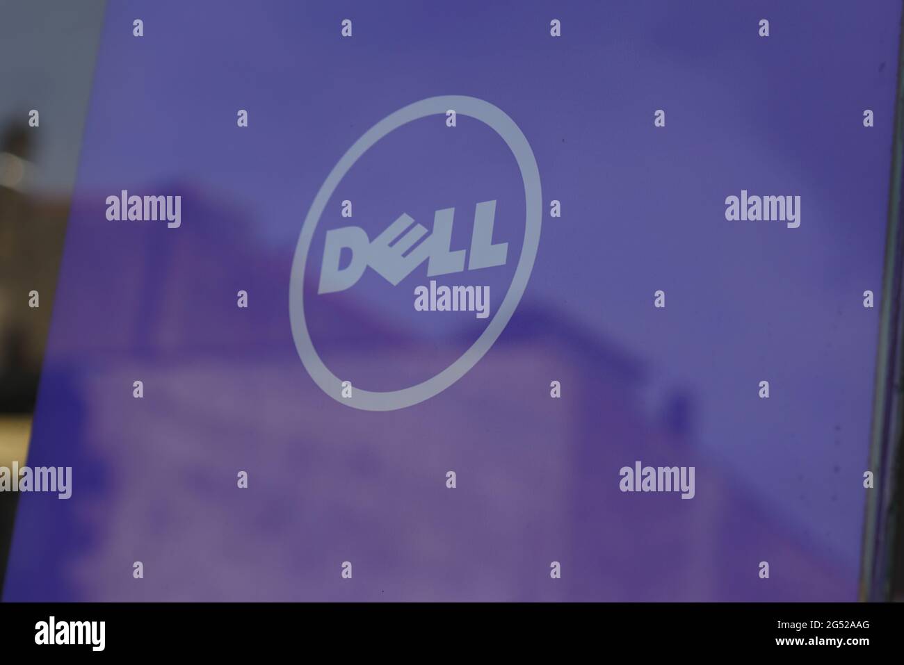 Dell logo hi-res stock photography and images - Alamy