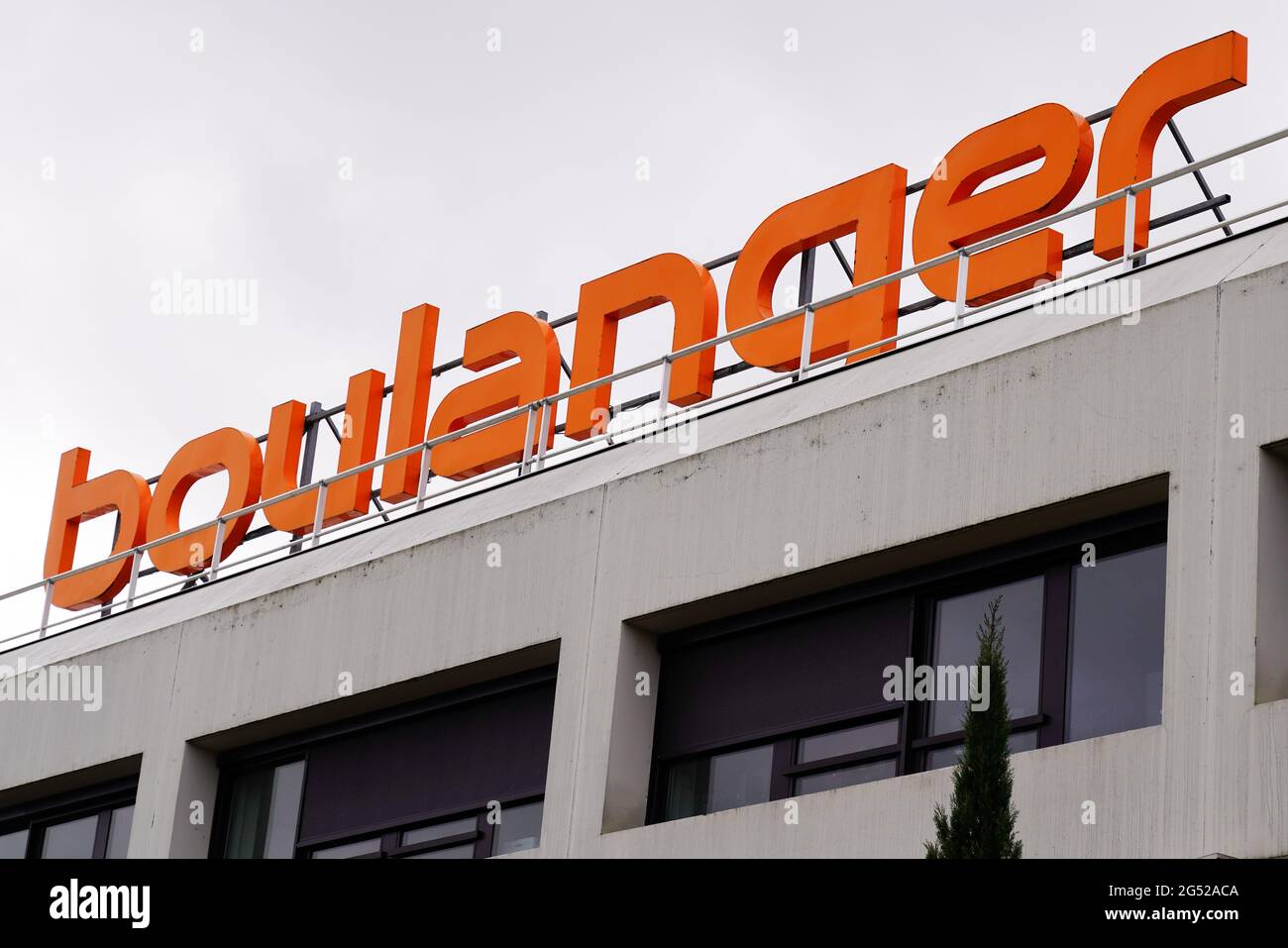 Boulanger logo hi-res stock photography and images - Alamy