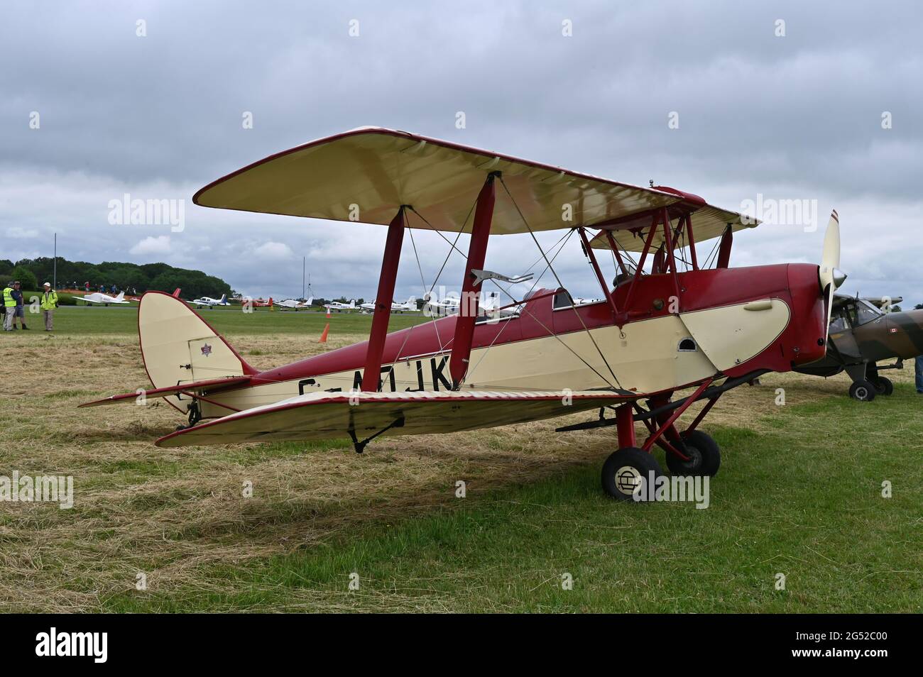 DH82 Tiger Moth, Turweston Airfield, Buckinghamshire, England Stock ...