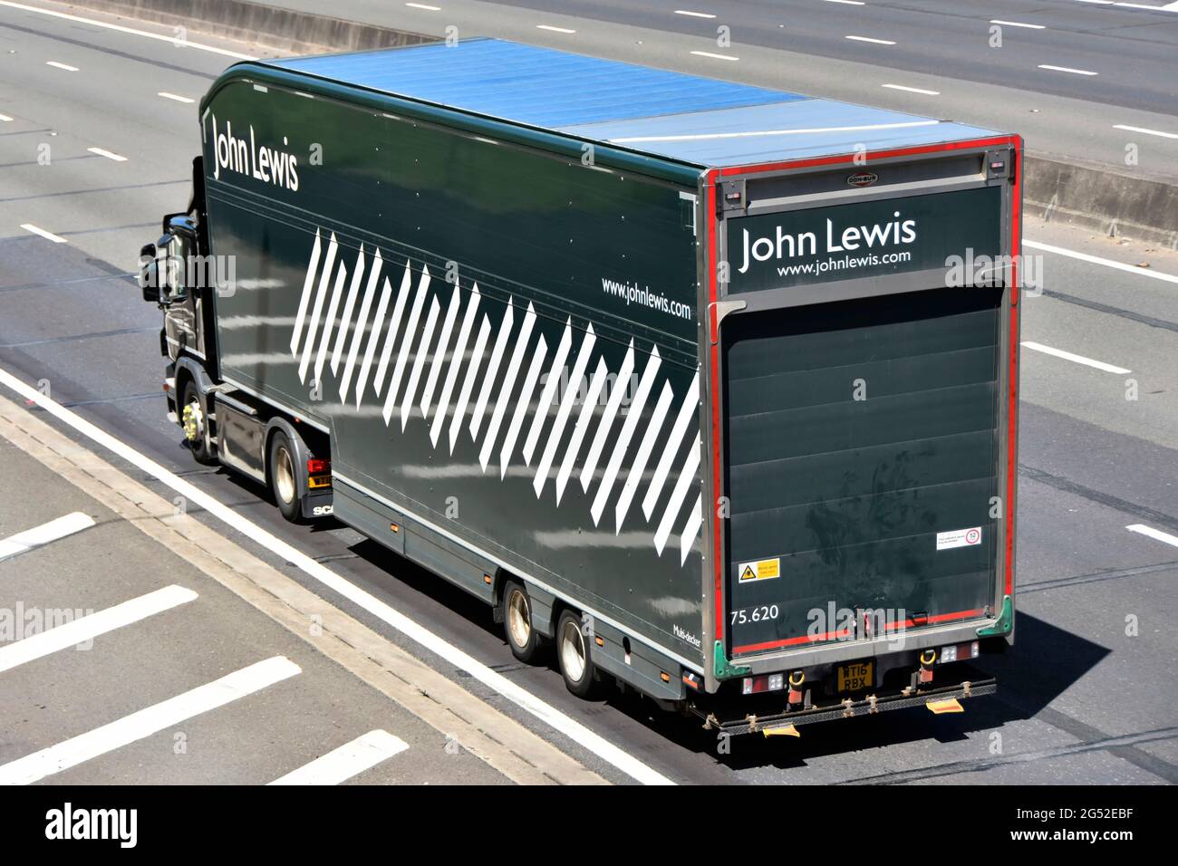 John lewis lorry hi-res stock photography and images - Alamy