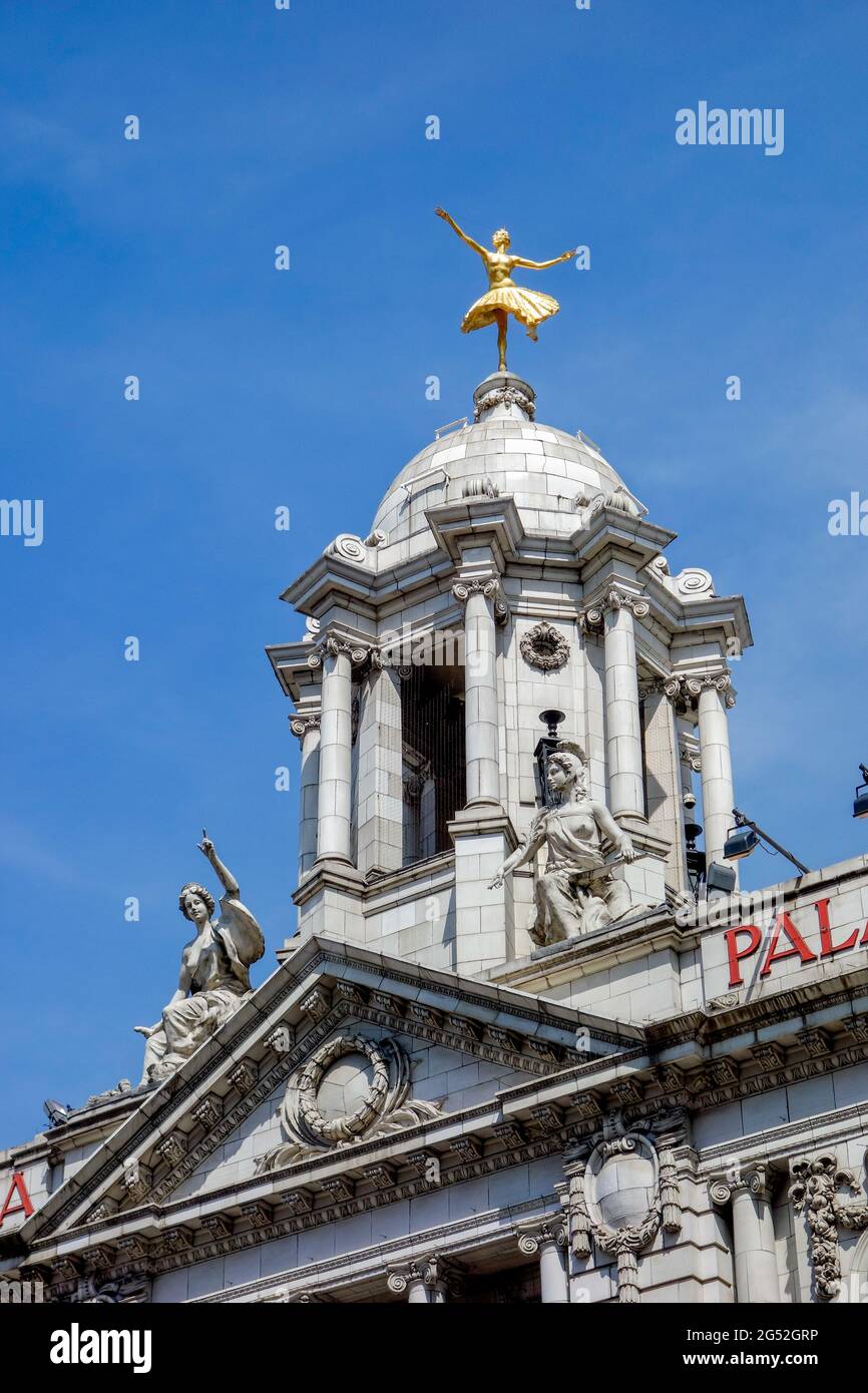 Gilded Statue Ballerina Anna Pavlova High Resolution Stock Photography and Images - Alamy