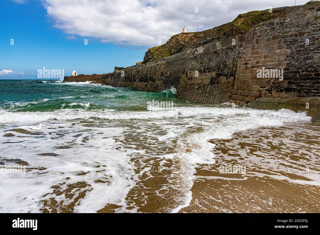 Portreath beach cornwall hi-res stock photography and images - Alamy