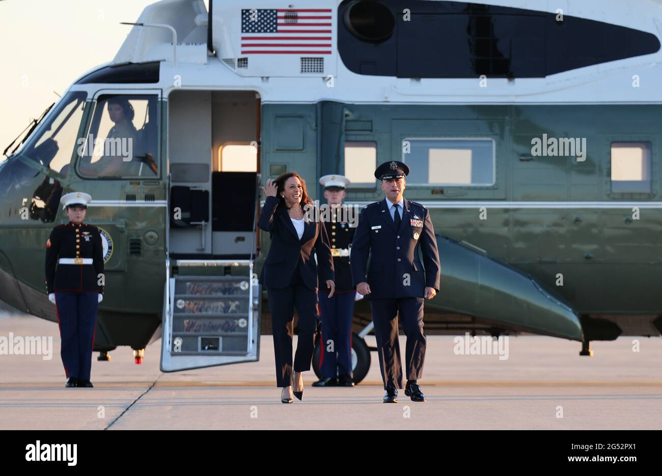 Col harris hi-res stock photography and images - Alamy