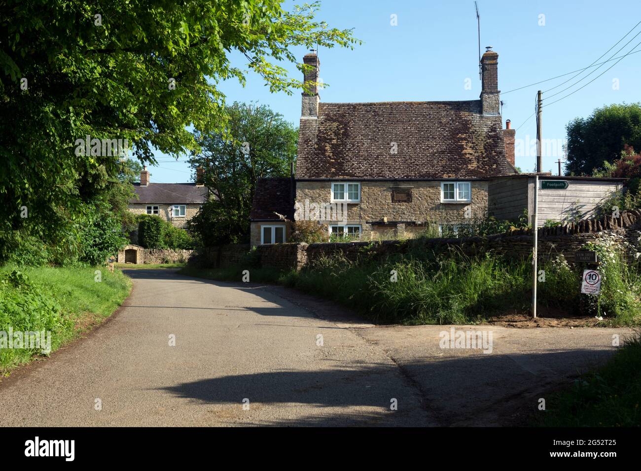 Hinton in the hedges hi-res stock photography and images - Alamy