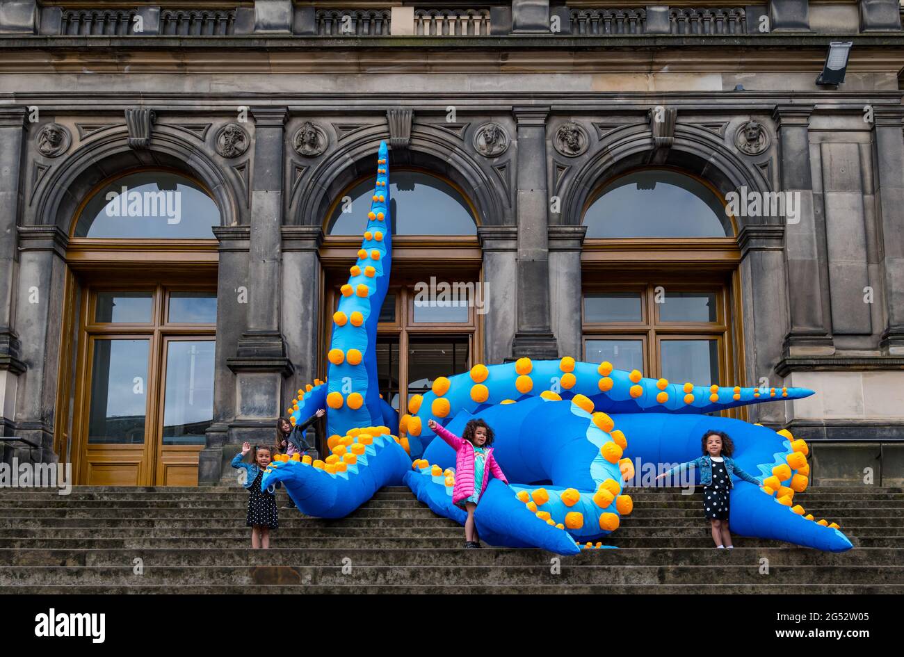 Edinburgh, Scotland, UK, 25th June 2021. Edinburgh Science Festival ...