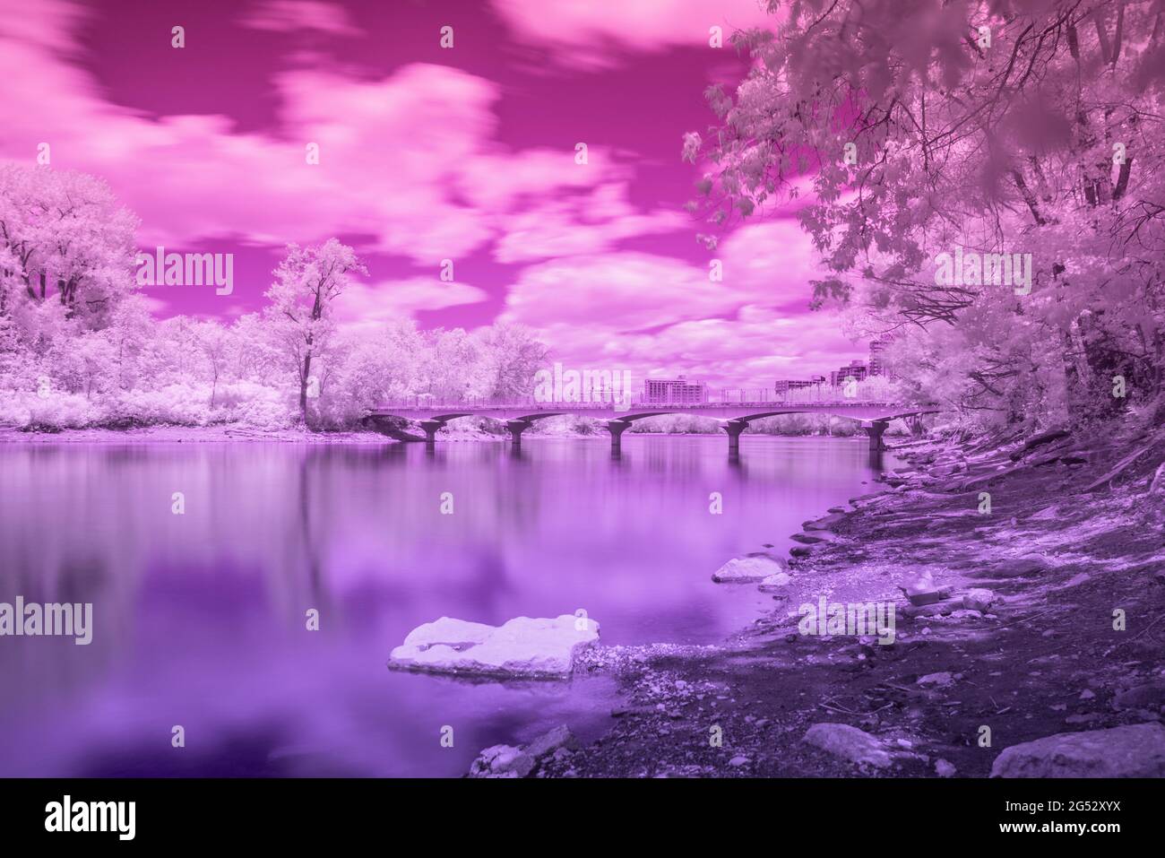 Infrared waterscape hi-res stock photography and images - Alamy