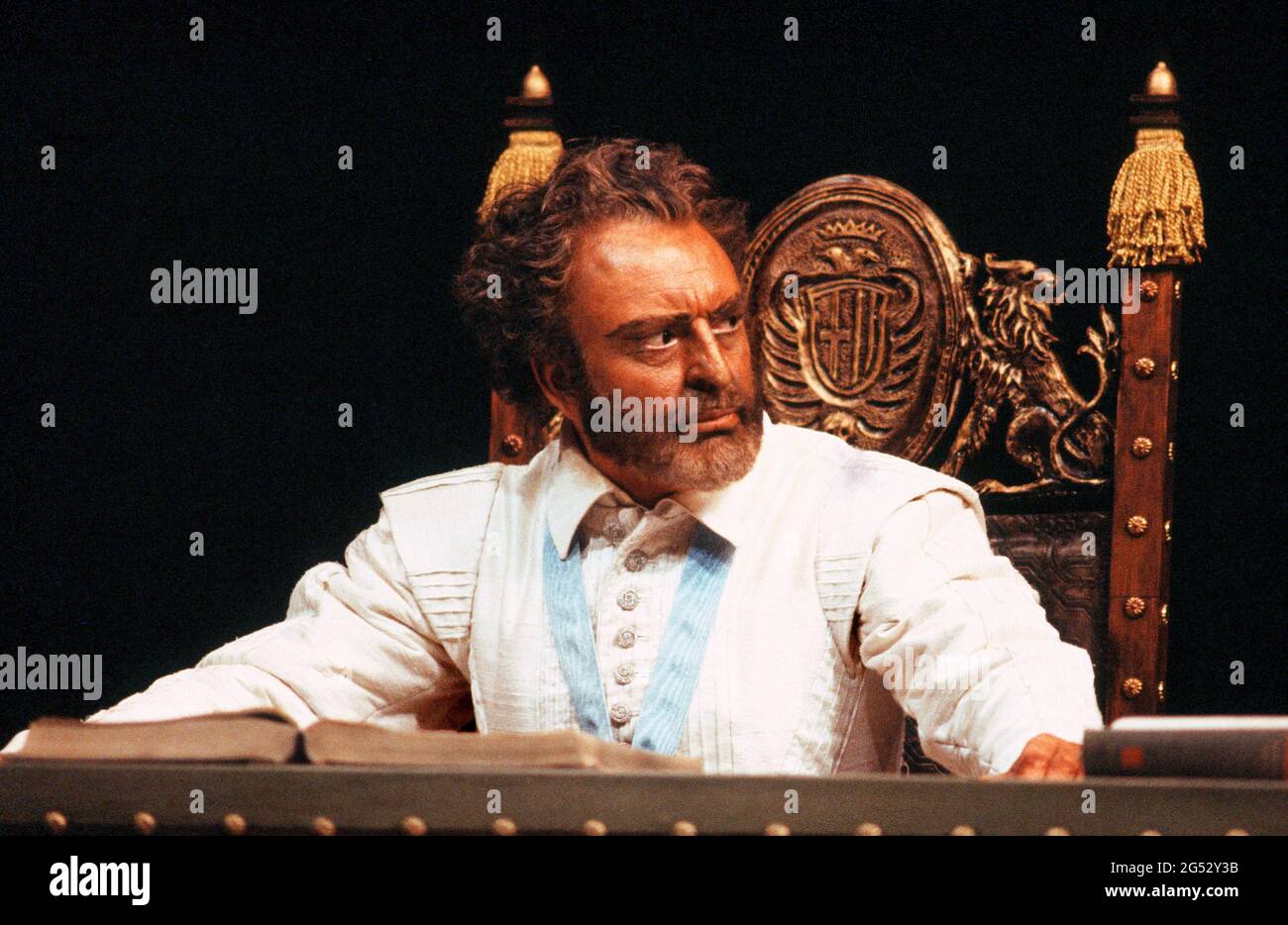 Donald sinden royal shakespeare company hi-res stock photography and ...