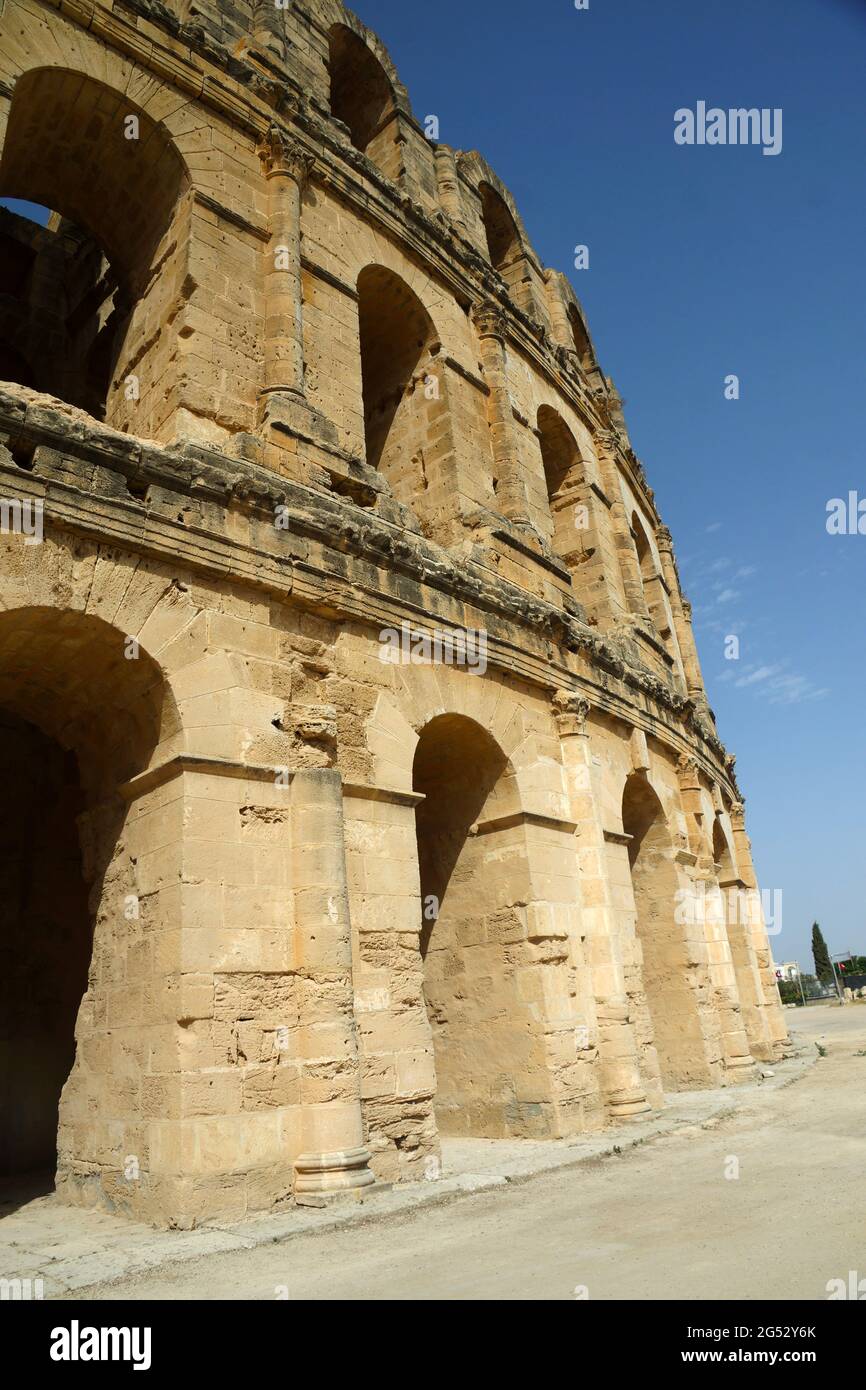 Ancient thysdrus tunisia tourism colosseum roman amphitheatre historic ...