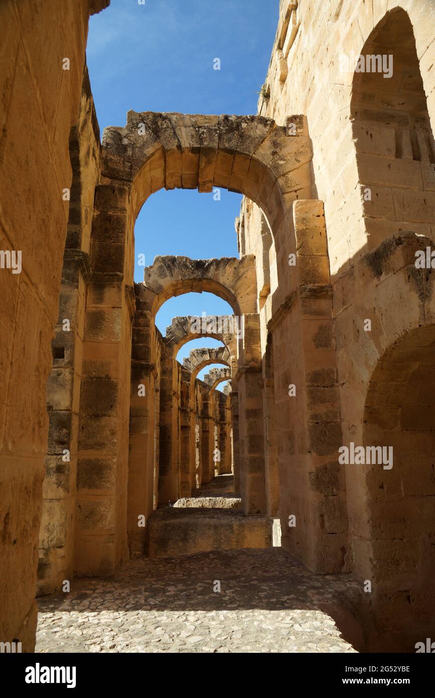 Ancient thysdrus tunisia tourism colosseum roman amphitheatre historic ...