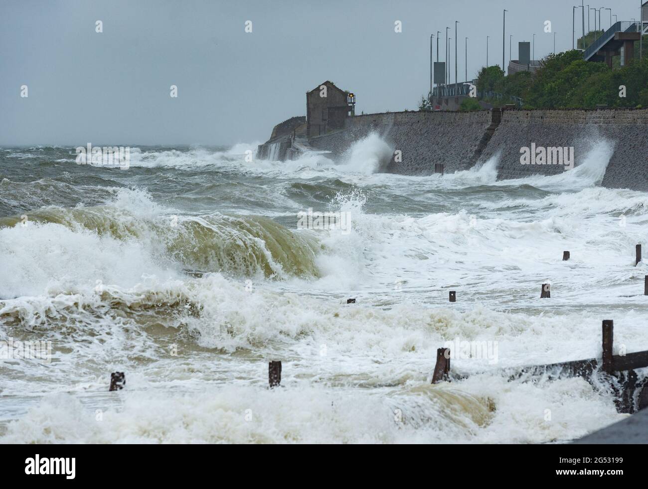 Wind rain uk hi-res stock photography and images - Alamy
