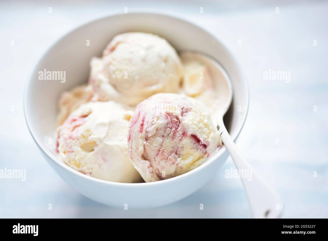 Raspberry and peach flavor hi-res stock photography and images - Alamy