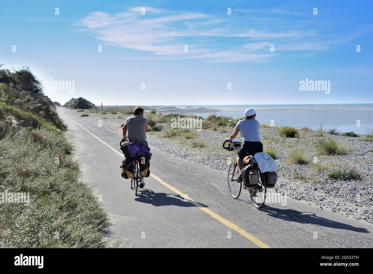 FRANCE, SOMME (80) COTE D'OPALE AND BAIE DE SOMME AREA, BIKE PATH ...