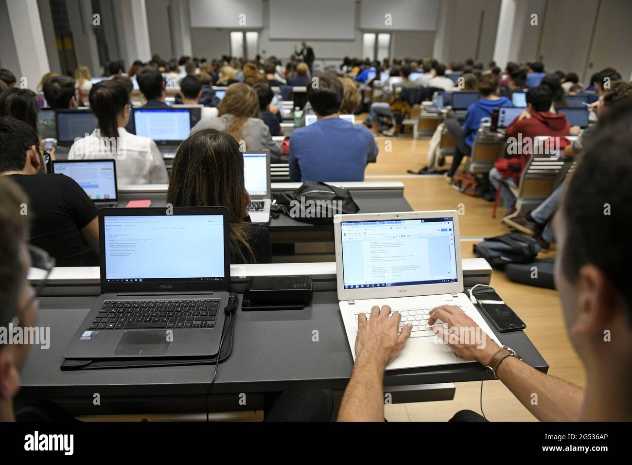 University students lecture italy hi-res stock photography and images ...