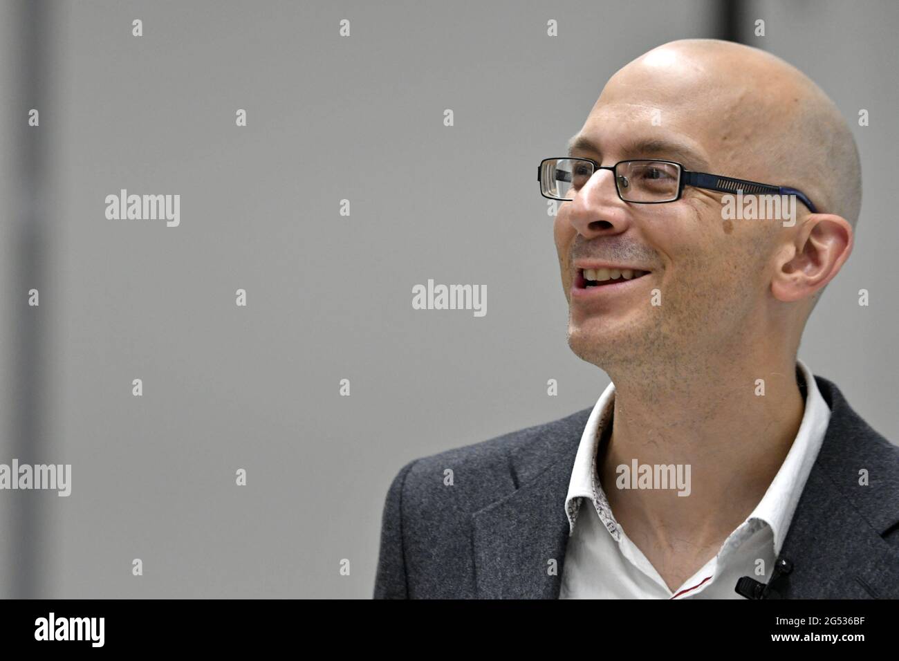 Tim Harford, british journalist and economic writer gives an accademic ...