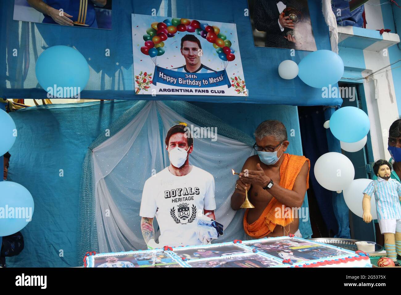 Indian fans of argentina and lionel messi hi-res stock photography and ...