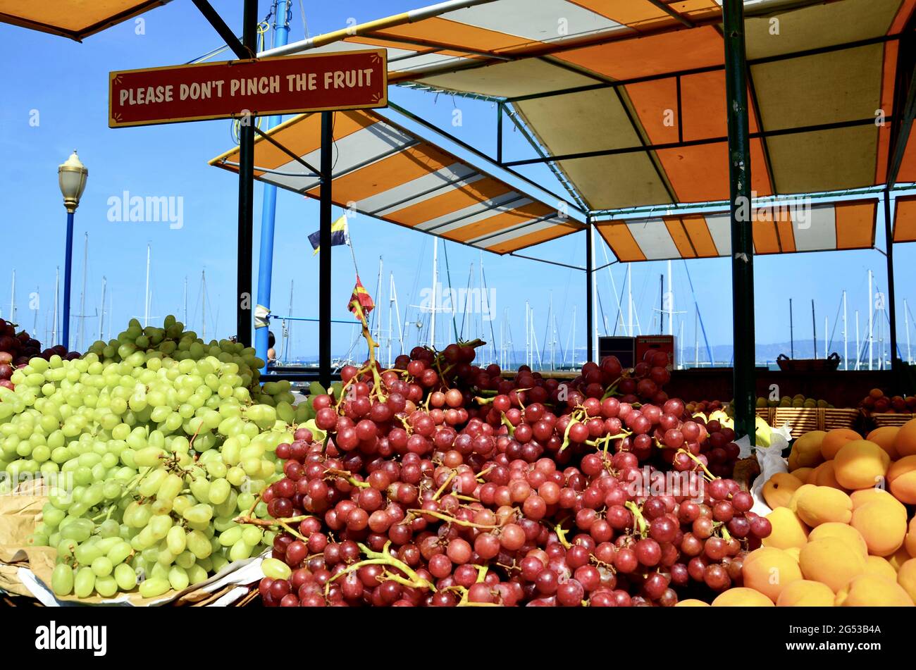 Pier 39 Fruit Market San Francisco Stock Photo - Alamy