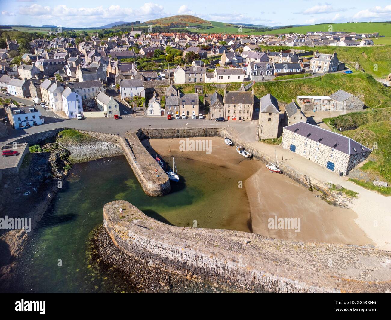 Traditional scottish village hi-res stock photography and images - Alamy