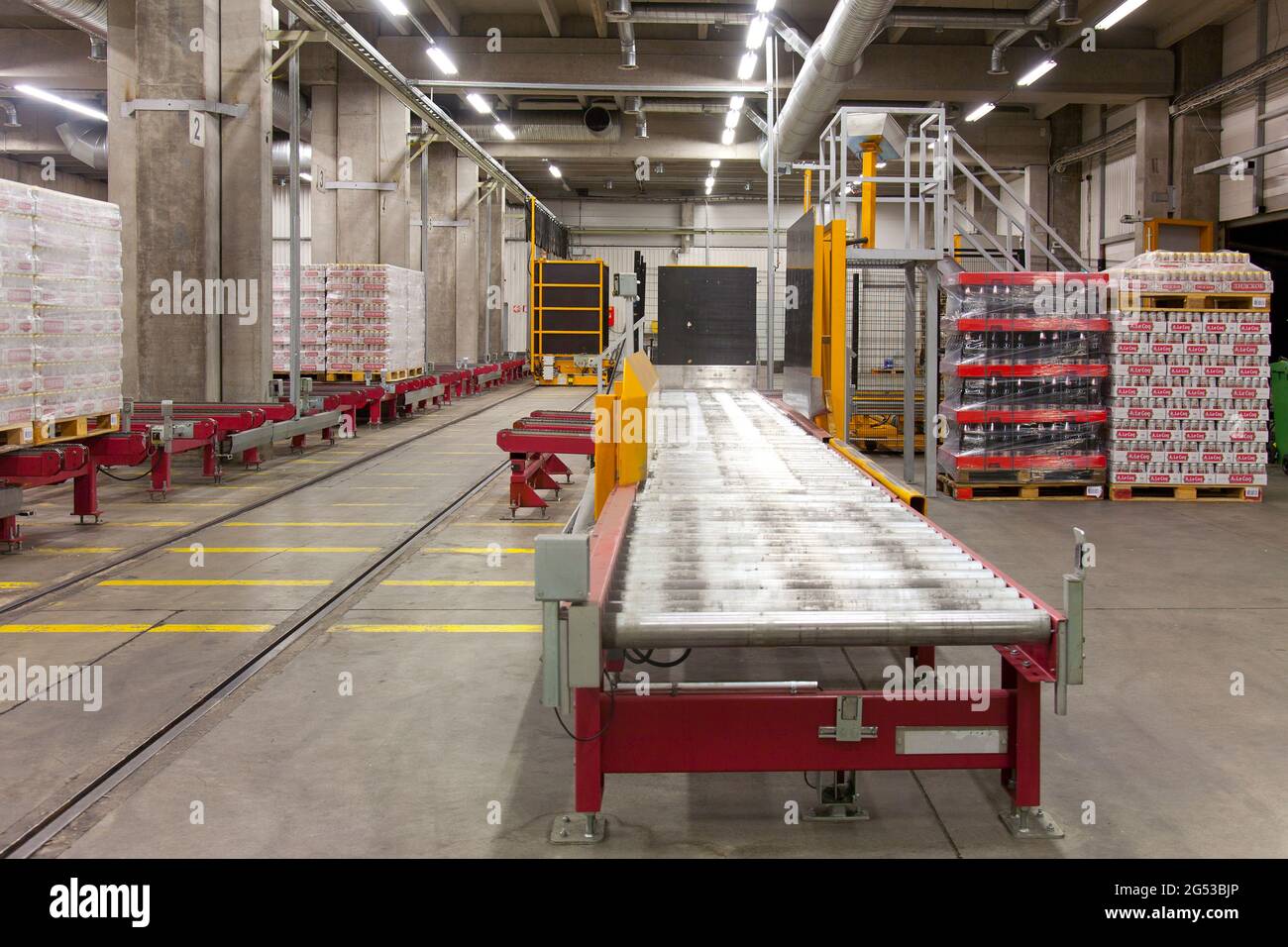 Warehouse,and distribution centre for goods, pallets, lifting equipment ...