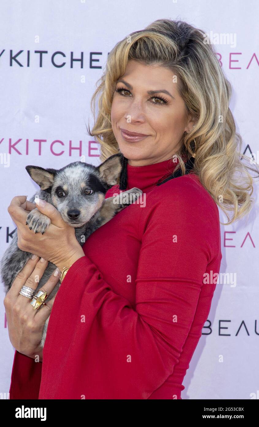 Real Housewives of Orange County Star Alexis Bellino Hosts Sleigh The ...