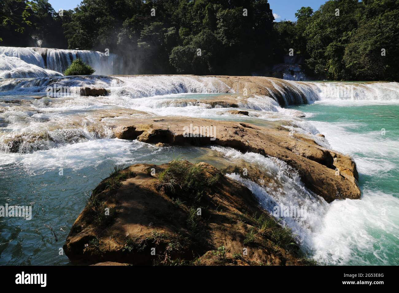 Waterfalls in Agua Azul National Park, Mexico Stock Photo - Alamy