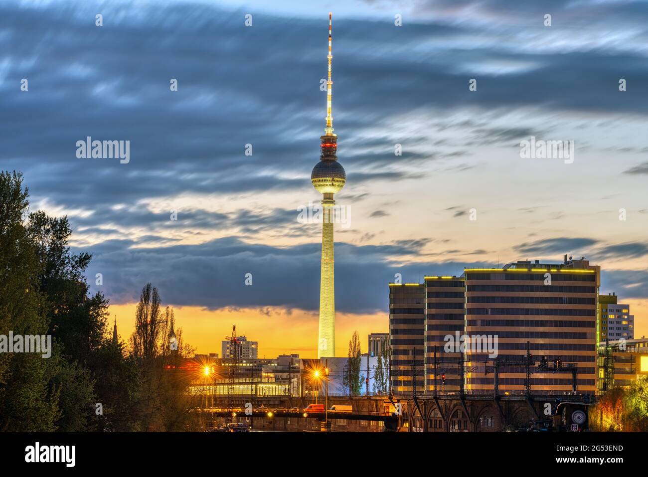 Iconic tv landmark hi-res stock photography and images - Alamy