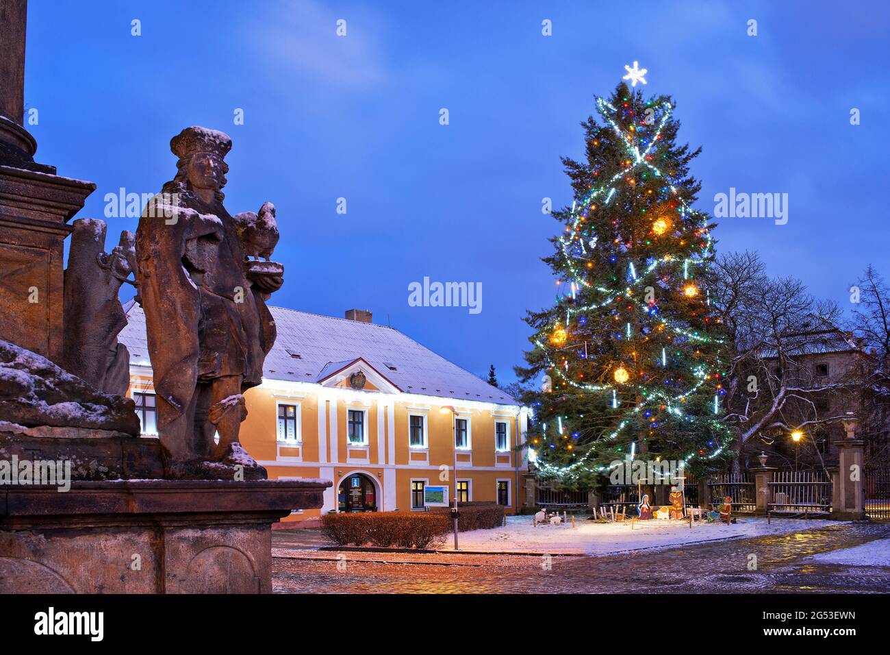 Baroque christmas tree hi-res stock photography and images - Alamy