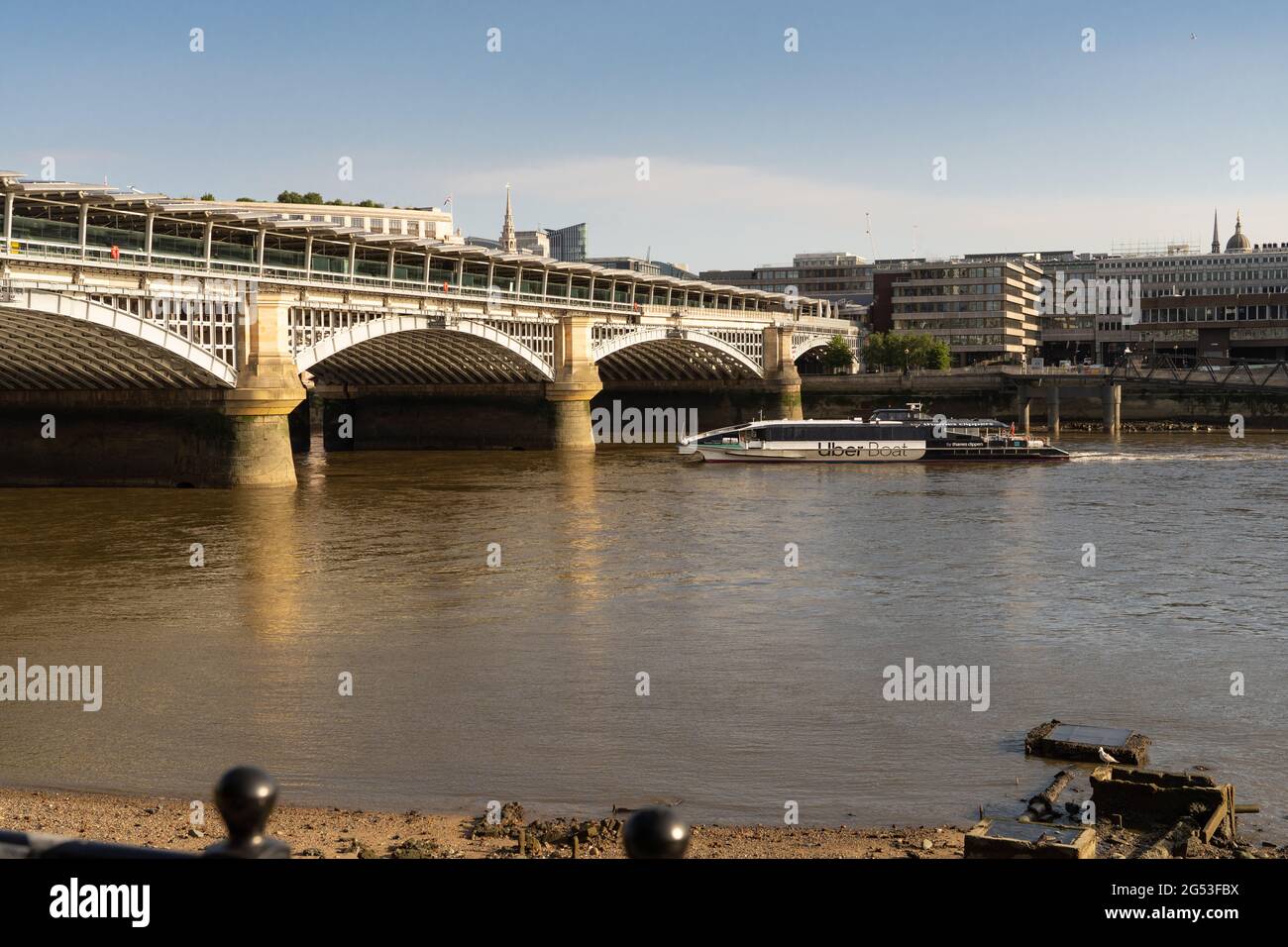 Blackfriars ship hi-res stock photography and images - Alamy