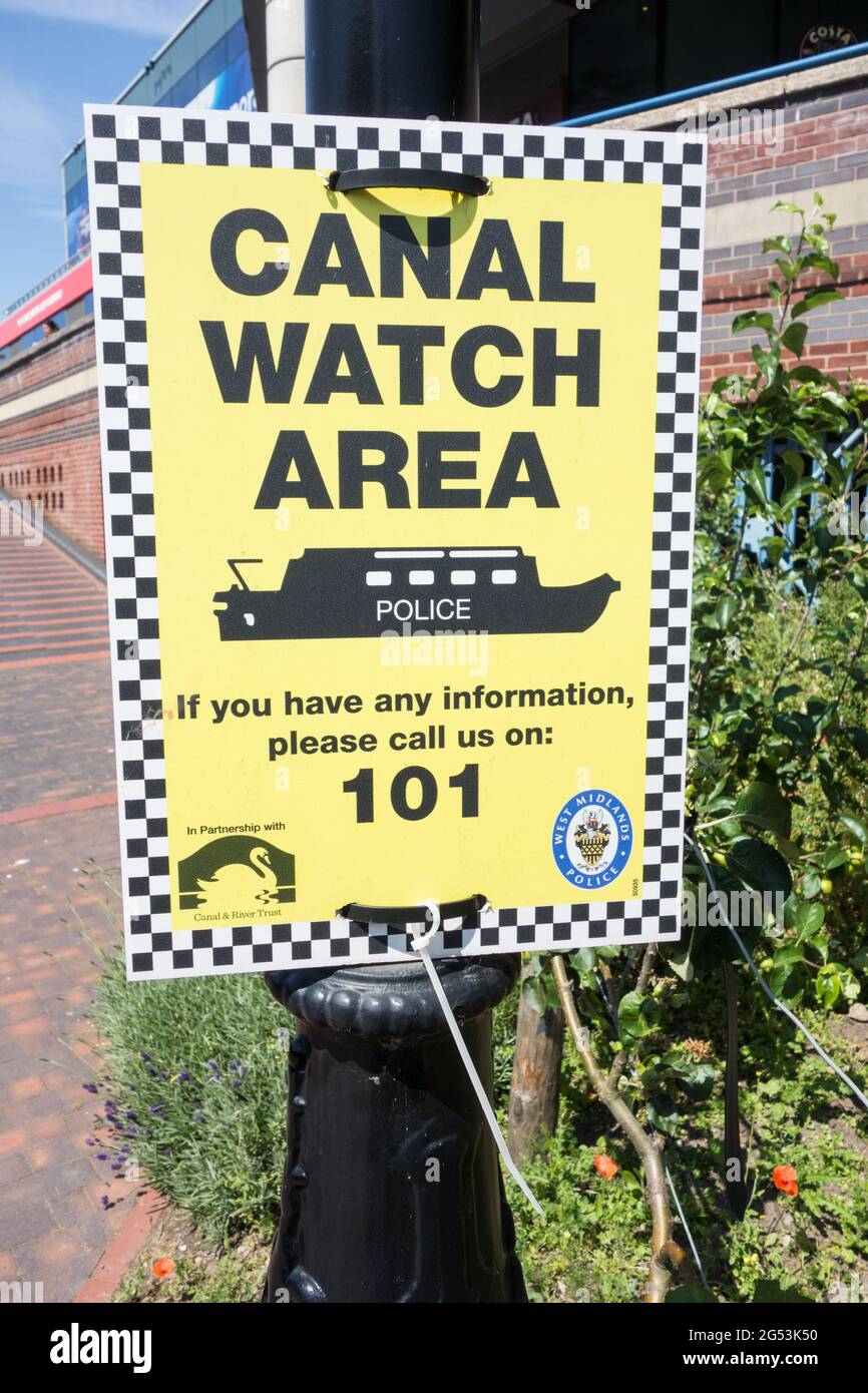 Birmingham canal sign hi-res stock photography and images - Alamy