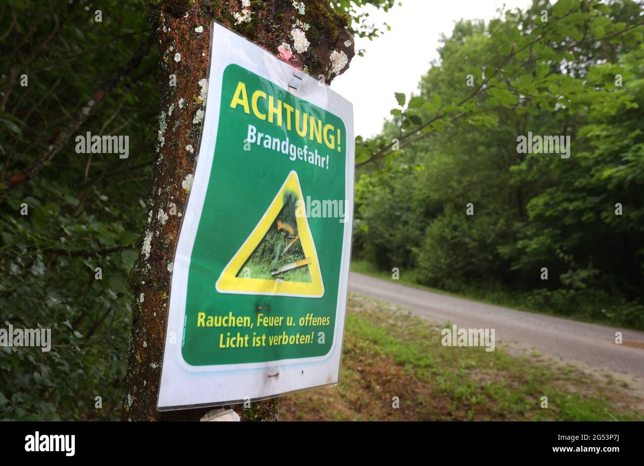 25 June 2021, Bavaria, Greußenheim: A sign with the inscription ...