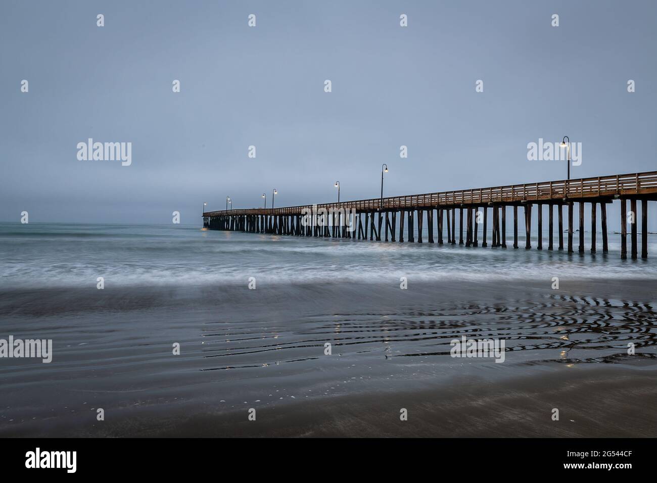 Cayucos Beach Pier Stock Photo - Alamy