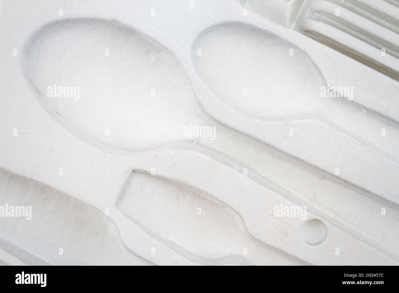 Close up of white empty paper cutlery box Stock Photo - Alamy