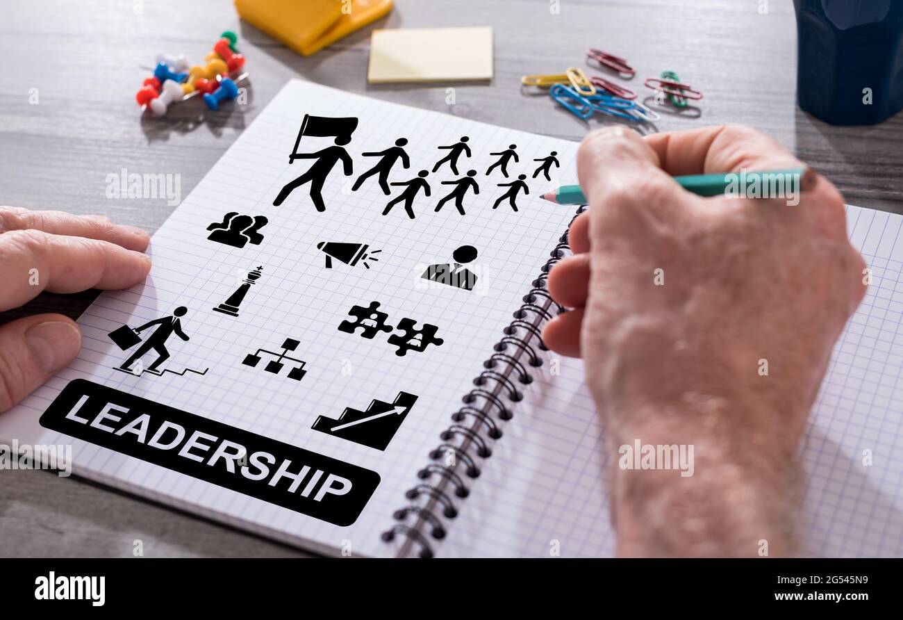 Hand drawing leadership concept on a notepad Stock Photo - Alamy