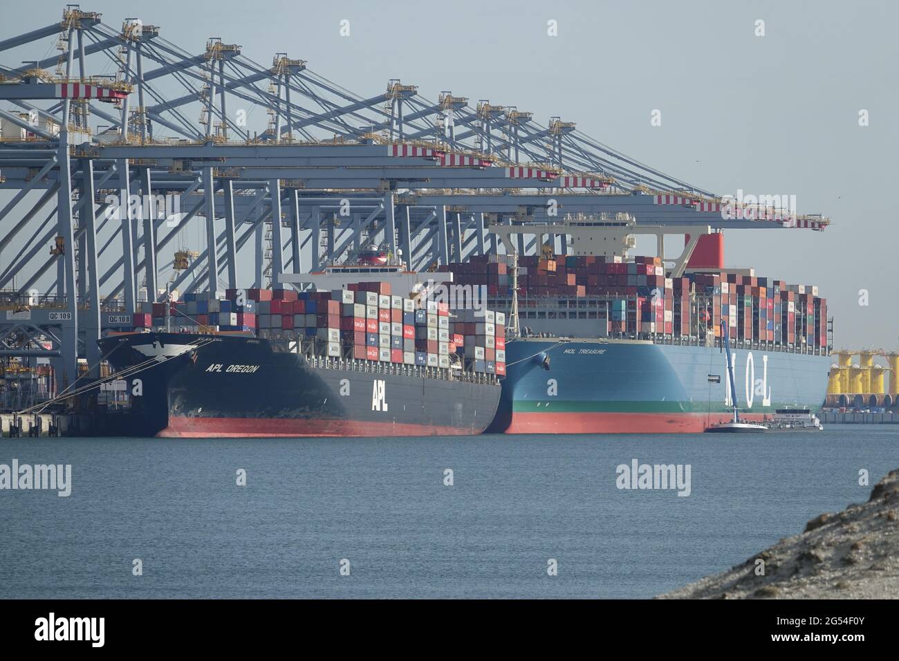 Rwg terminal hi-res stock photography and images - Alamy